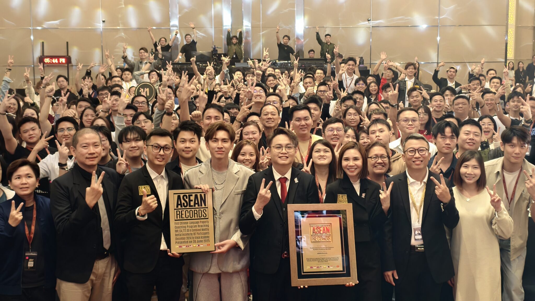 Vince Academy Sets ASEAN Records in Chinese-Language Property Coaching ...